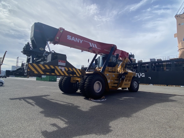 WWB KENKIは、港湾機械、電動機械をとり扱っています。