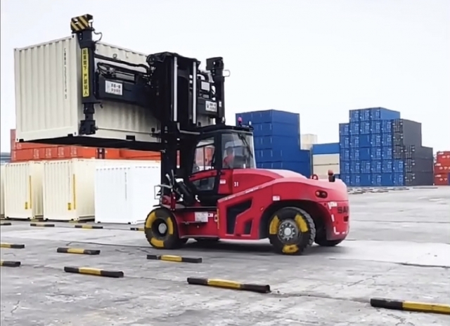 全商品 | WWB KENKIは、港湾機械、電動機械をとり扱っています。