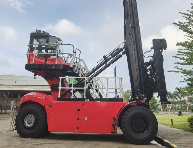 全商品 | WWB KENKIは、港湾機械、電動機械をとり扱っています。